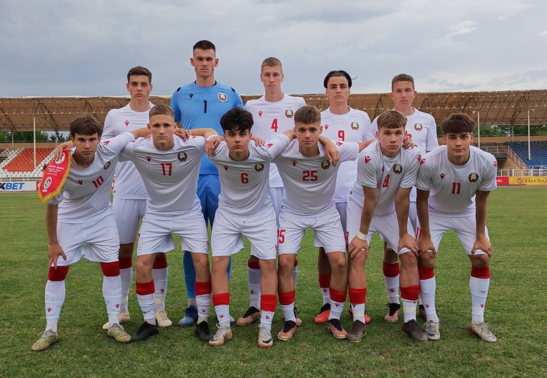 Юниорская сборная Беларуси U19 в матче с тремя пенальти не смогла удержать победу над ...